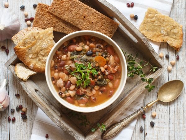 NA STARINSKI NAČIN: Postan, čorbast pasulj od povrća i za najveće ...
