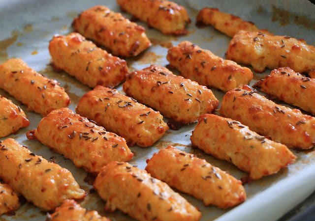 Bez kvasca i praška za pecivo: Mini pecivo sa ukusom pice (VIDEO ...