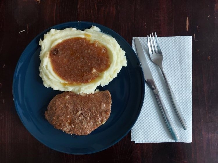 Porodični ručak: Juneće šnicle sa pire krompirom | Stvar ukusa