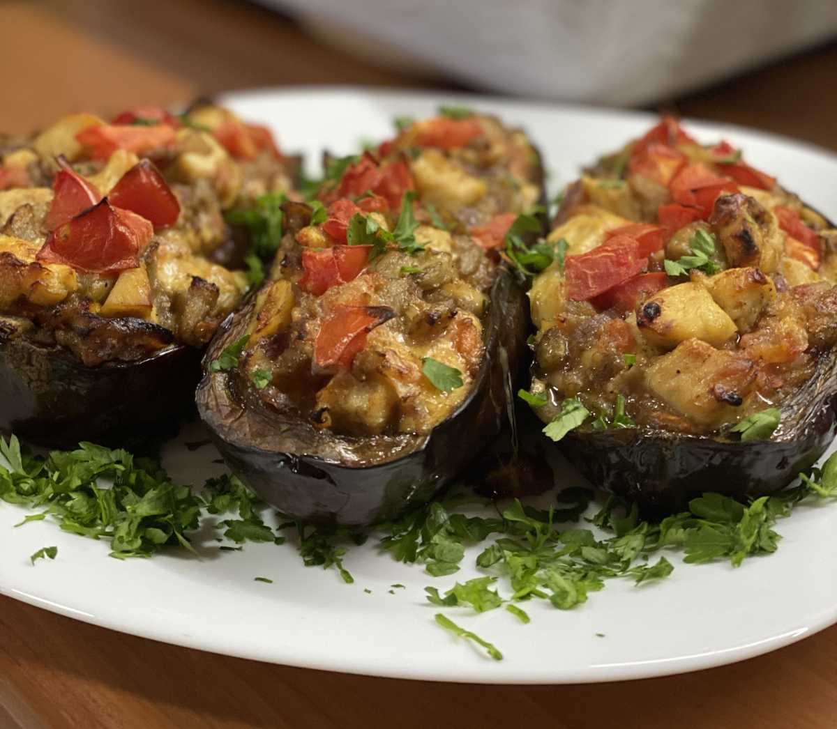 Ručak za manje od pola sata: Patlidžan punjen piletinom i povrćem ...