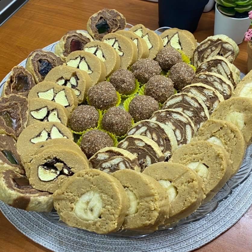 SLATKA SLAVSKA TRPEZA: Recepti za 5 vrsta SITNIH KOLAČA čija je ...