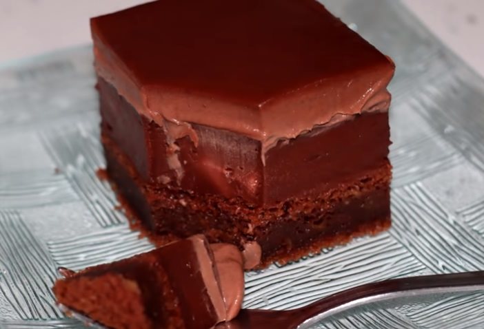 Za sve ljubitelje čokolade: Recept za neodoljivo kremasti kolač (VIDEO ...
