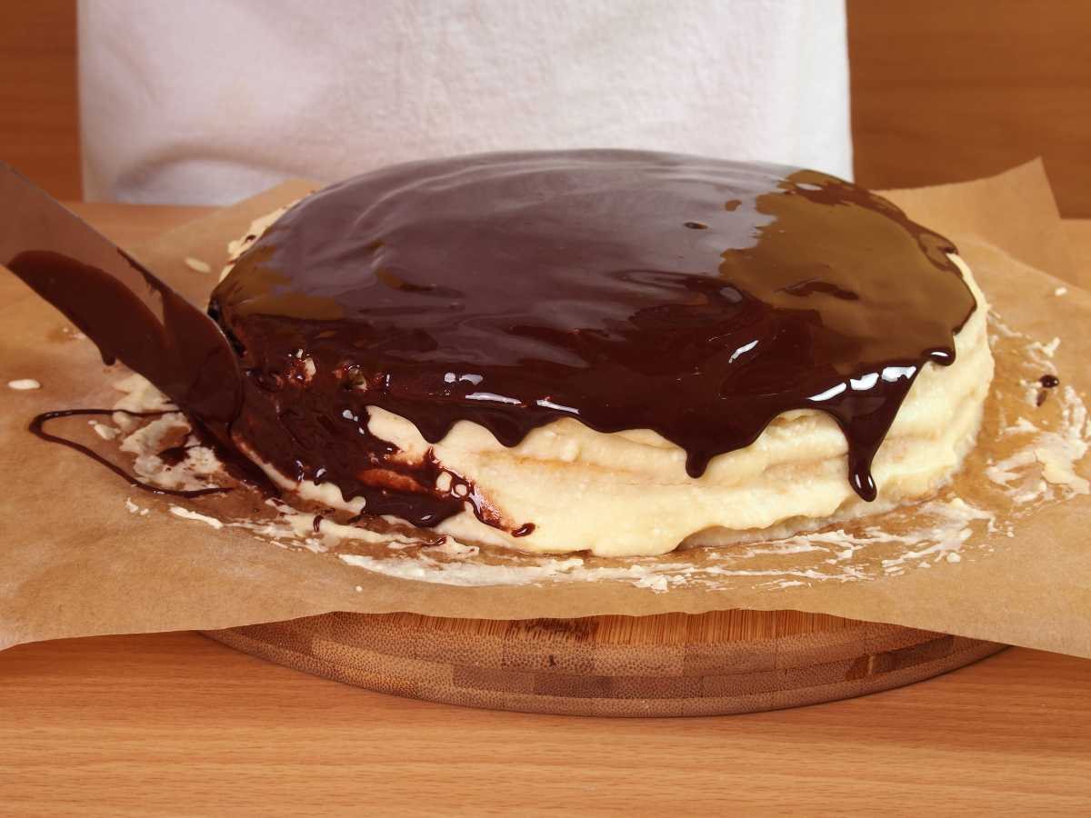 Omiljeni slatkiš mnogih generacija: Ovako se prave DOMAĆE KREM BANANICE ... Omiljeni slatkiš mnogih generacija: Ovako se prave DOMAĆE KREM BANANICE ...