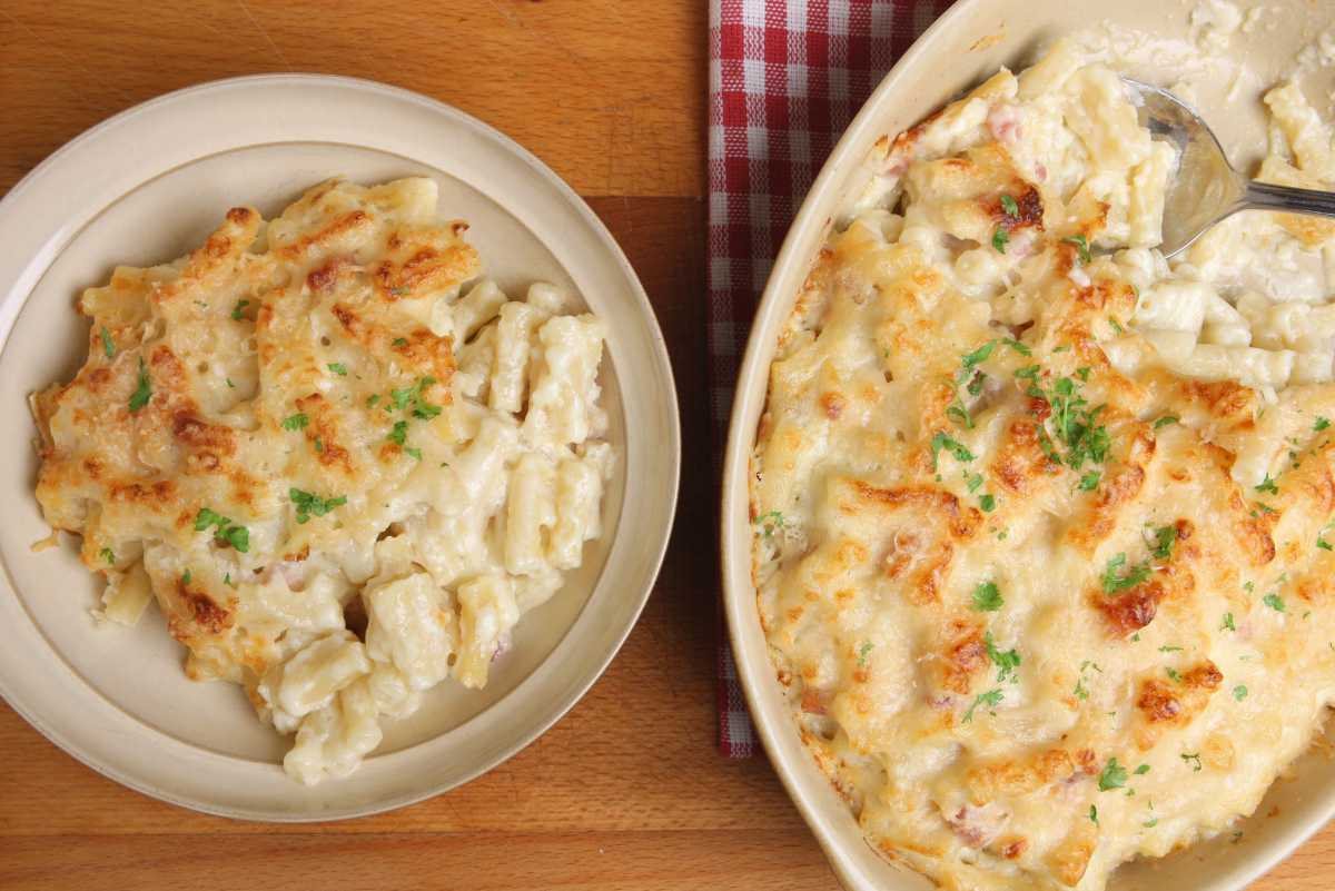 Obrok za pola sata: Zapečene makarone u sosu od jaja, jogurta, pavlake ...