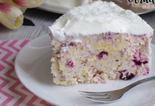 BOLJA OD SLADOLEDA: Najbrža priprema plazma torte sa šumskim voćem koja ...