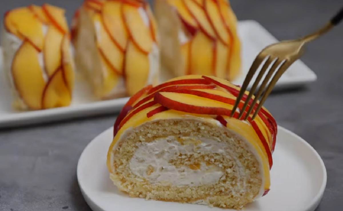 Recept za rolat sa breskvama i slatkom pavlakom | Stvar ukusa