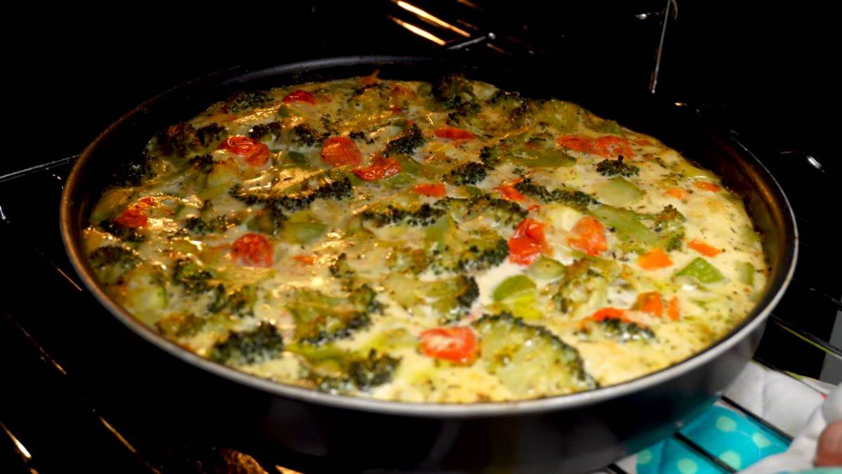 Recept za povrće zapečeno u rerni sa jajima i sirom | Stvar ukusa