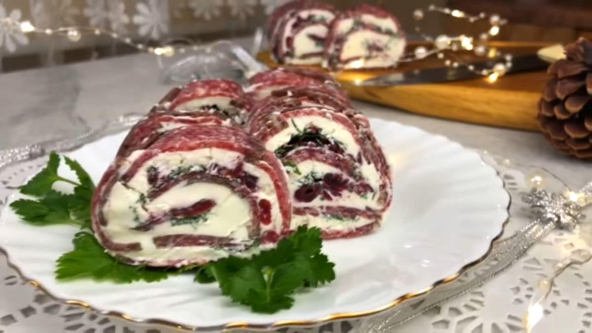 Recept za rolat sa krem sirom i kobasicama | Stvar ukusa