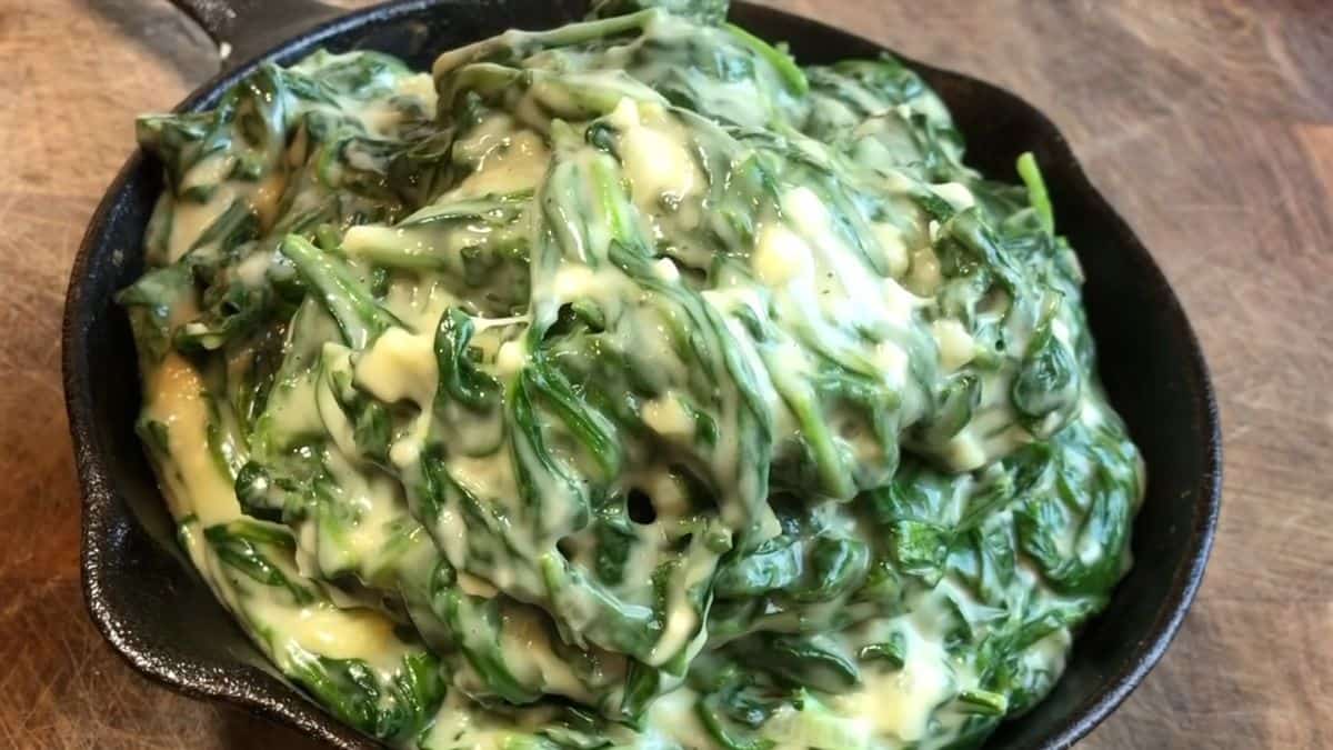 Spanać u bešamel sosu sa sirom recept | Stvar ukusa