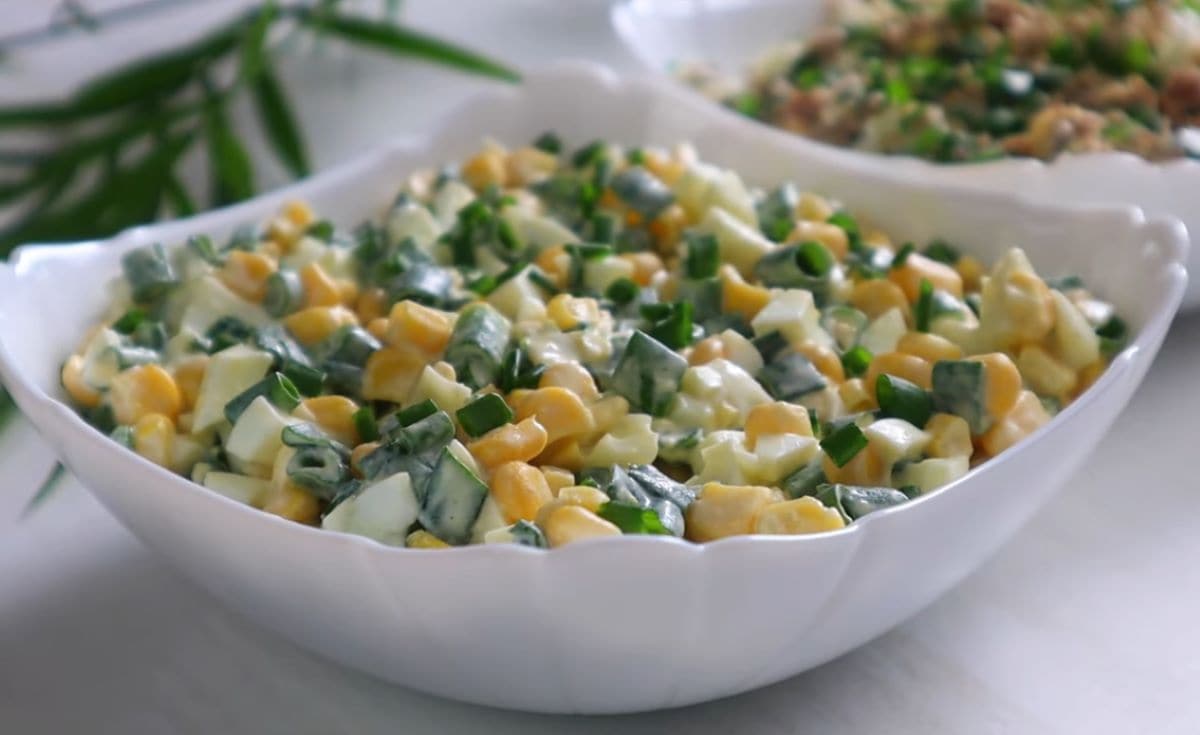 Recept za obrok salatu sa kuvanim jajima i kukuruzom | Stvar ukusa