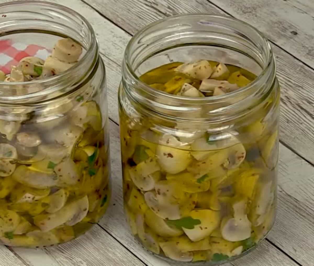 Pečurke u salamuri recept | Stvar ukusa