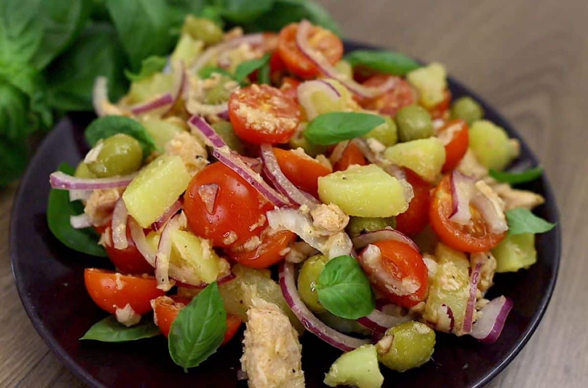 Recept za krompir salatu sa tunjevinom | Stvar ukusa