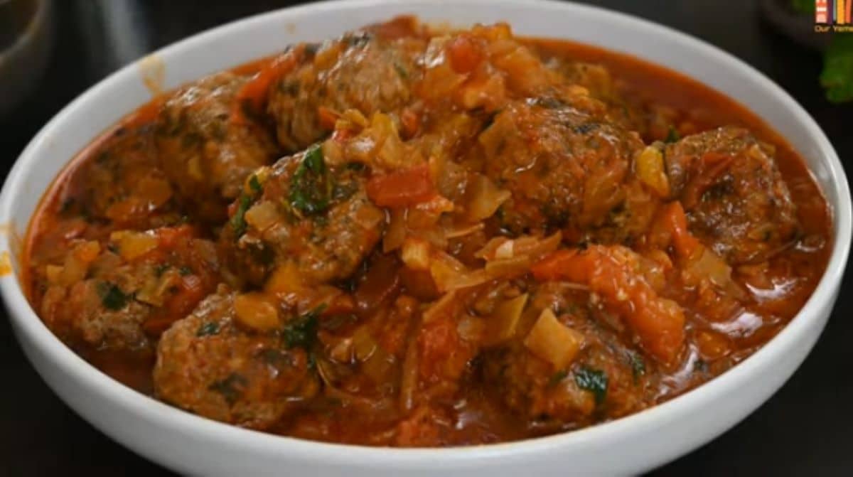 Recept za ćufte u paradajz sosu sa kupusom | Stvar ukusa