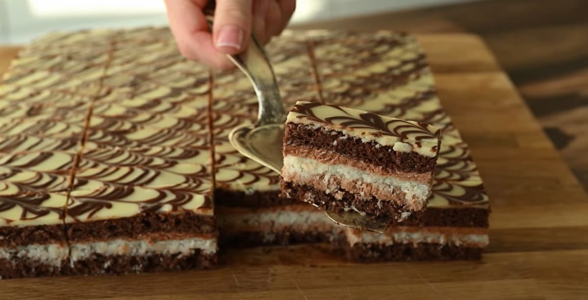 Kolači sa kokosom, lešnicima i čokoladom recept | Stvar ukusa