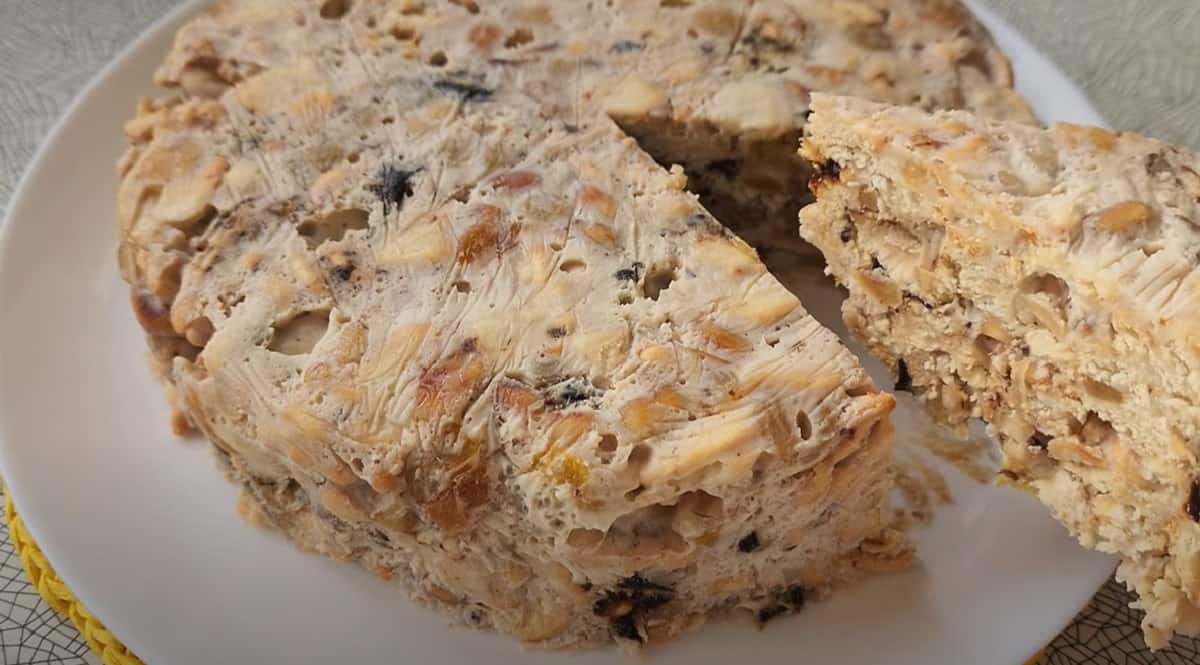 Kolač sa suvim voćem i krekerima recept | Stvar ukusa