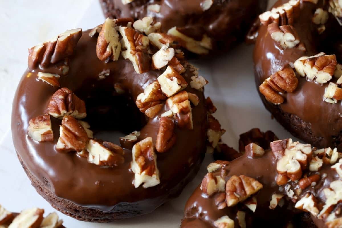 Krofne sa čokoladom i karamelizovanim orasima recept | Stvar ukusa