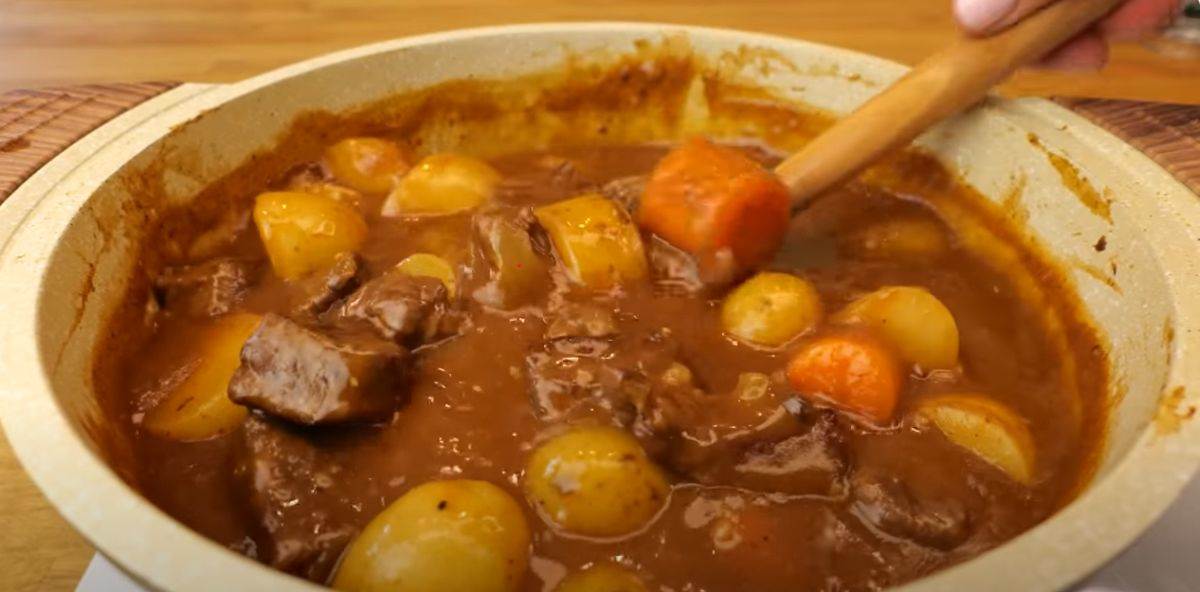 Recept za goveđi paprikaš sa šargarepom i krompirom | Stvar ukusa