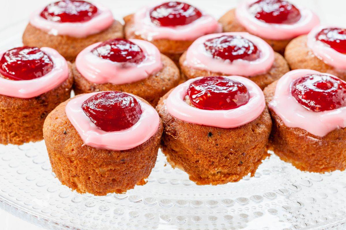 Recept za mini torte sa malinama i kremom | Stvar ukusa