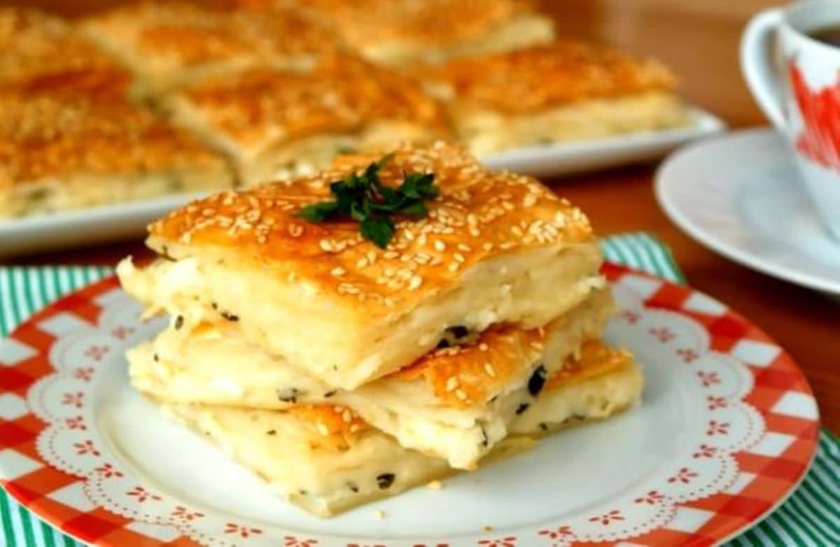 Recept za tursku gibanicu sa dve vrste sira | Stvar ukusa