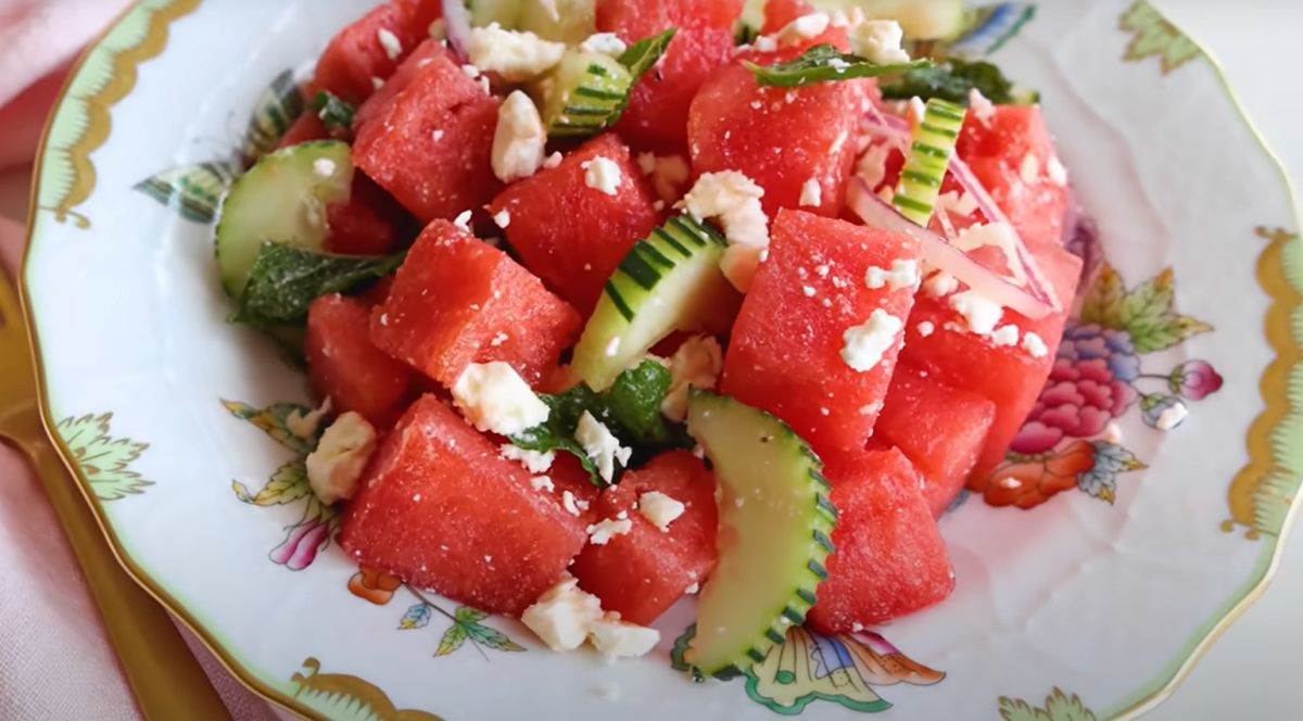 Recept za bogatu obrok salatu sa lubenicom i feta sirom | Stvar ukusa