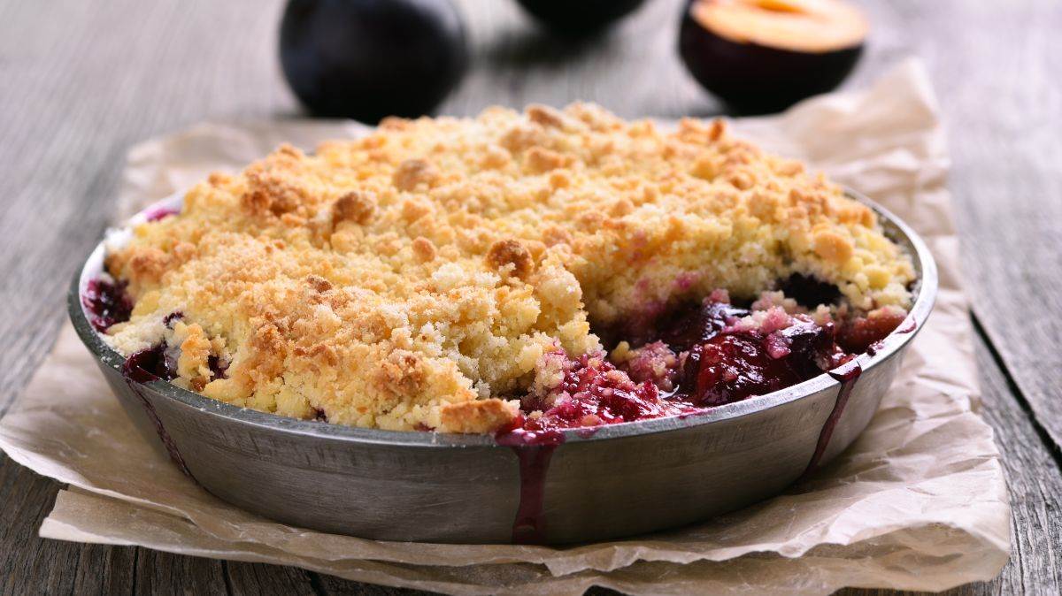 Recept za najbolju kramble crumble pitu sa šljivama | Stvar ukusa