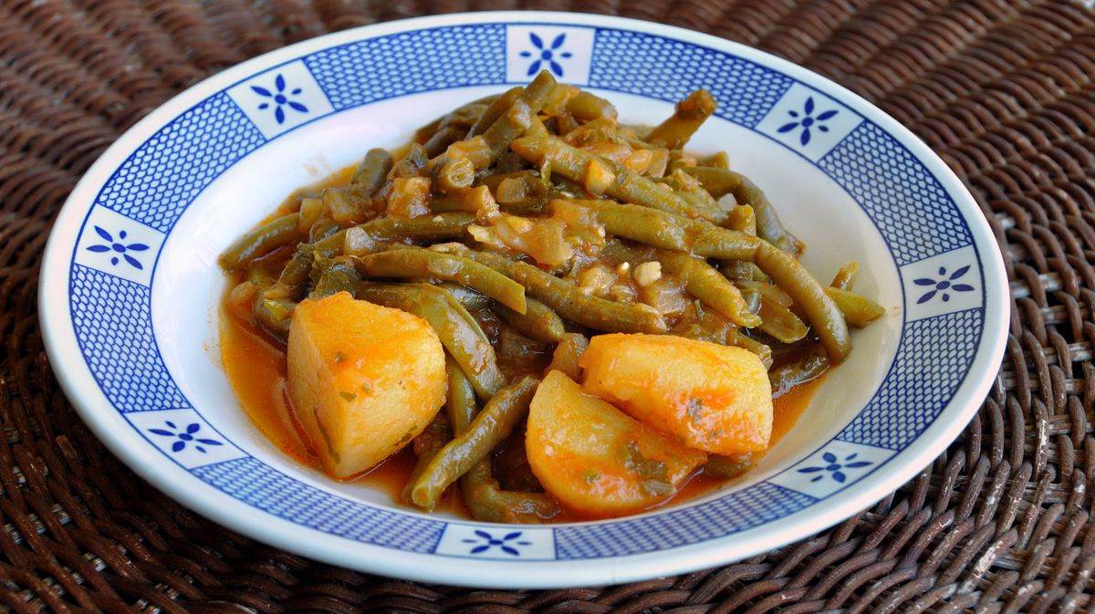 Recept za grčki paprikaš sa zelenom boranijom | Stvar ukusa