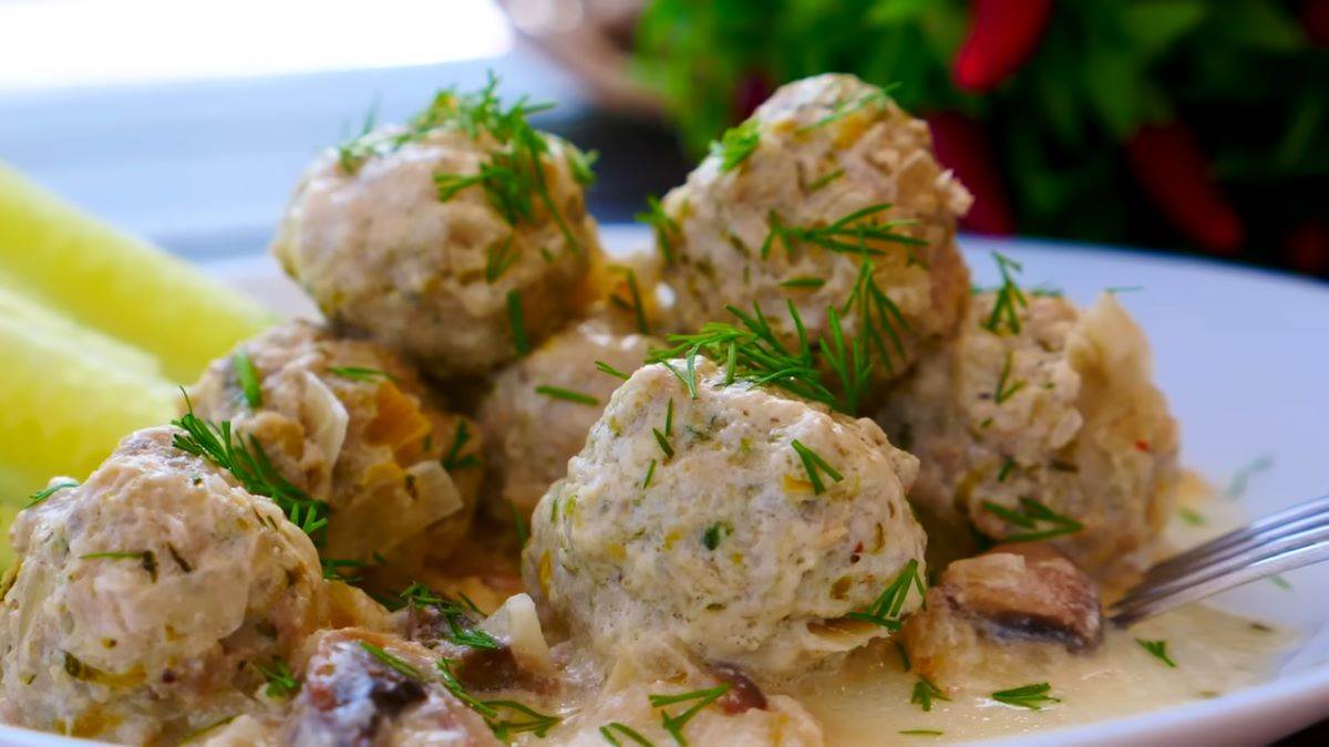 Recept za ćufte sa tikvicama u sosu od pavlake i pečuraka | Stvar ukusa