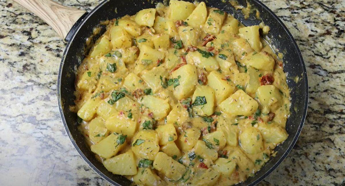 Recept za krompire po španskom receptu u krem sosu sa začinskim biljem ...