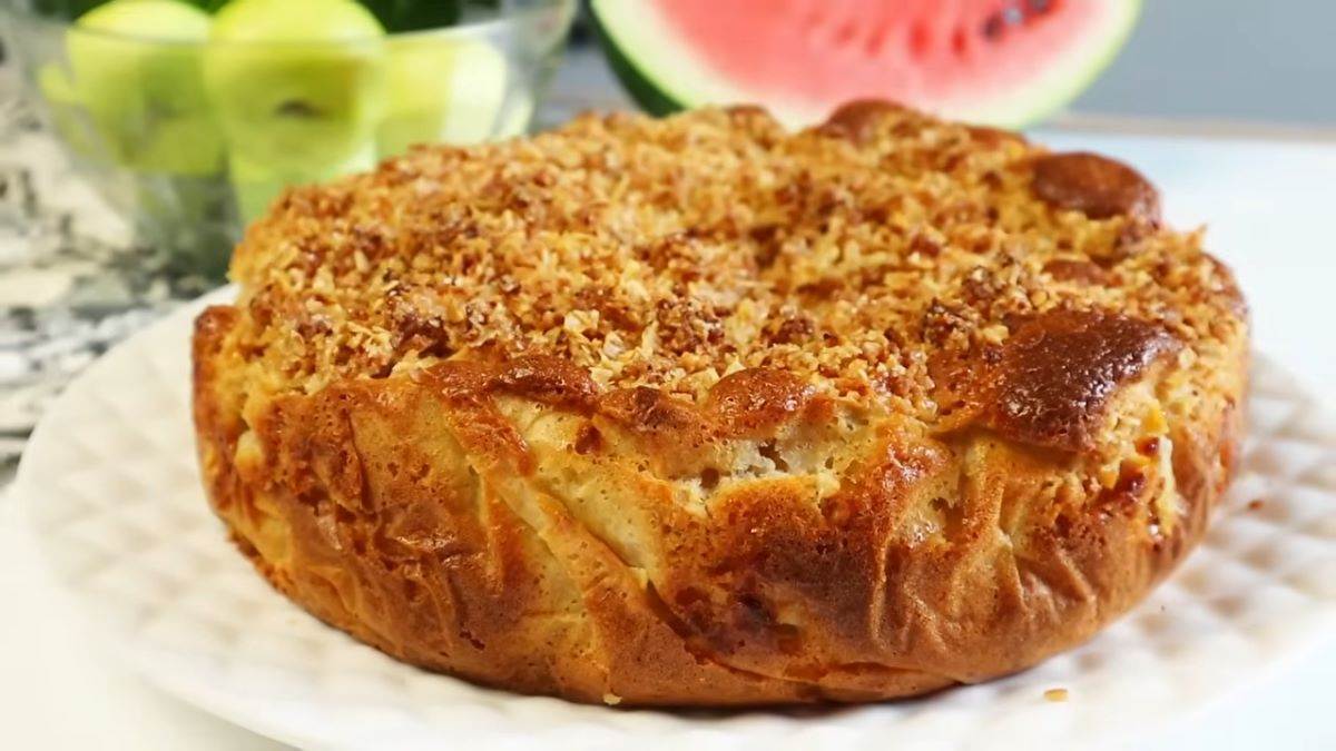 Recept za kolač sa jabukama i pavlakom – mek kao duša, a krcka odozgo ...
