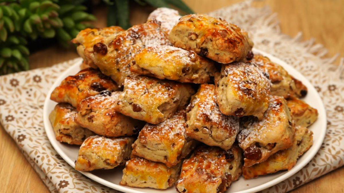 Recept za pogačice sa orasima i suvim grožđem | Stvar ukusa