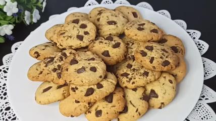 Keks sa mrvicama čokolade recept | Stvar ukusa